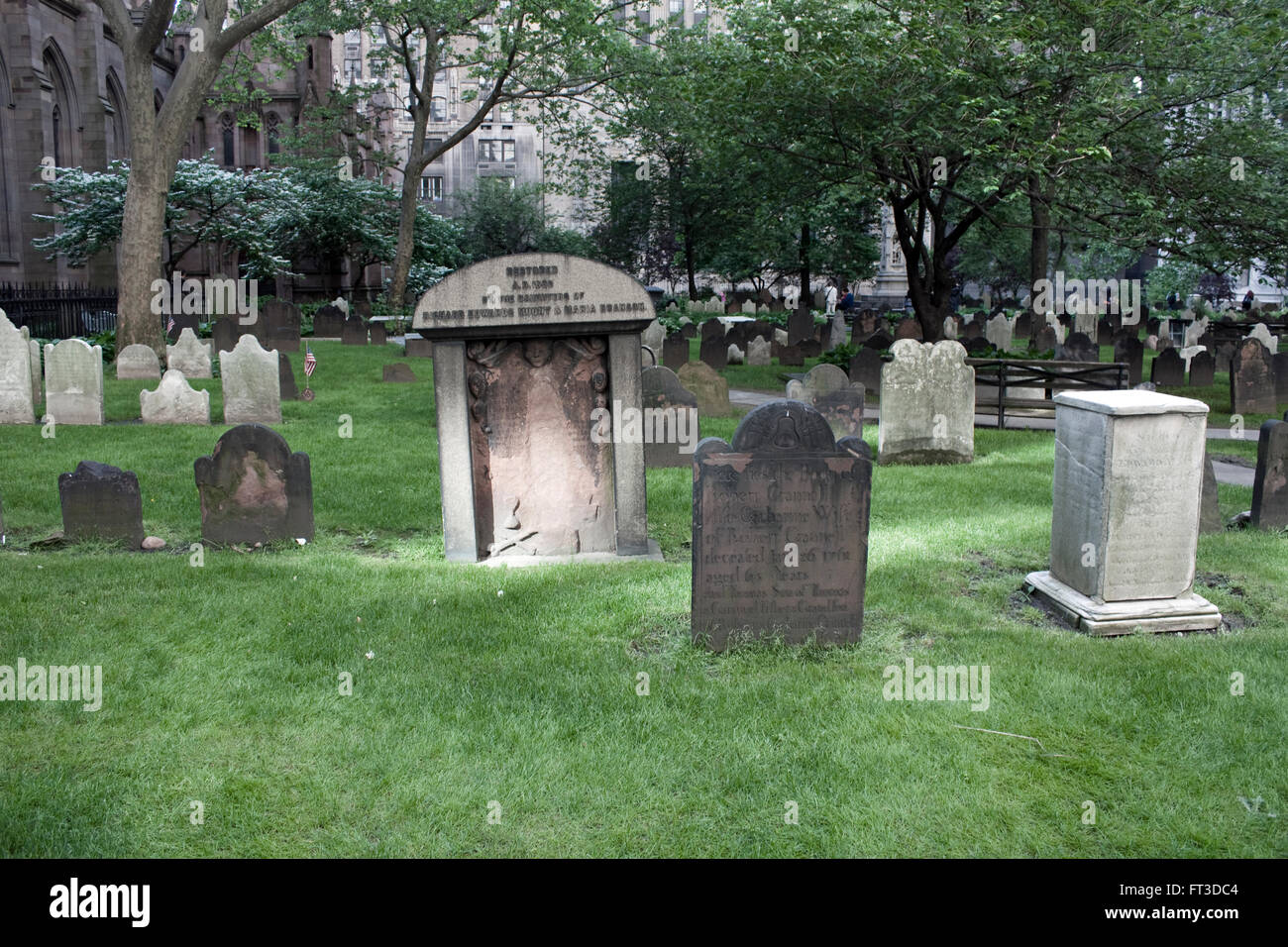 New york city cemetery hi-res stock photography and images - Alamy