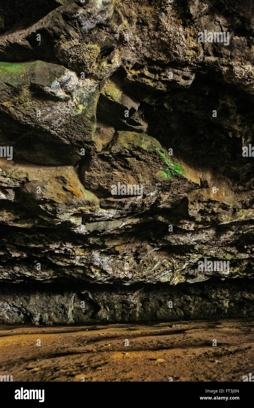 Rocks in Maniniholo Dry Cave Stock Photo - Alamy
