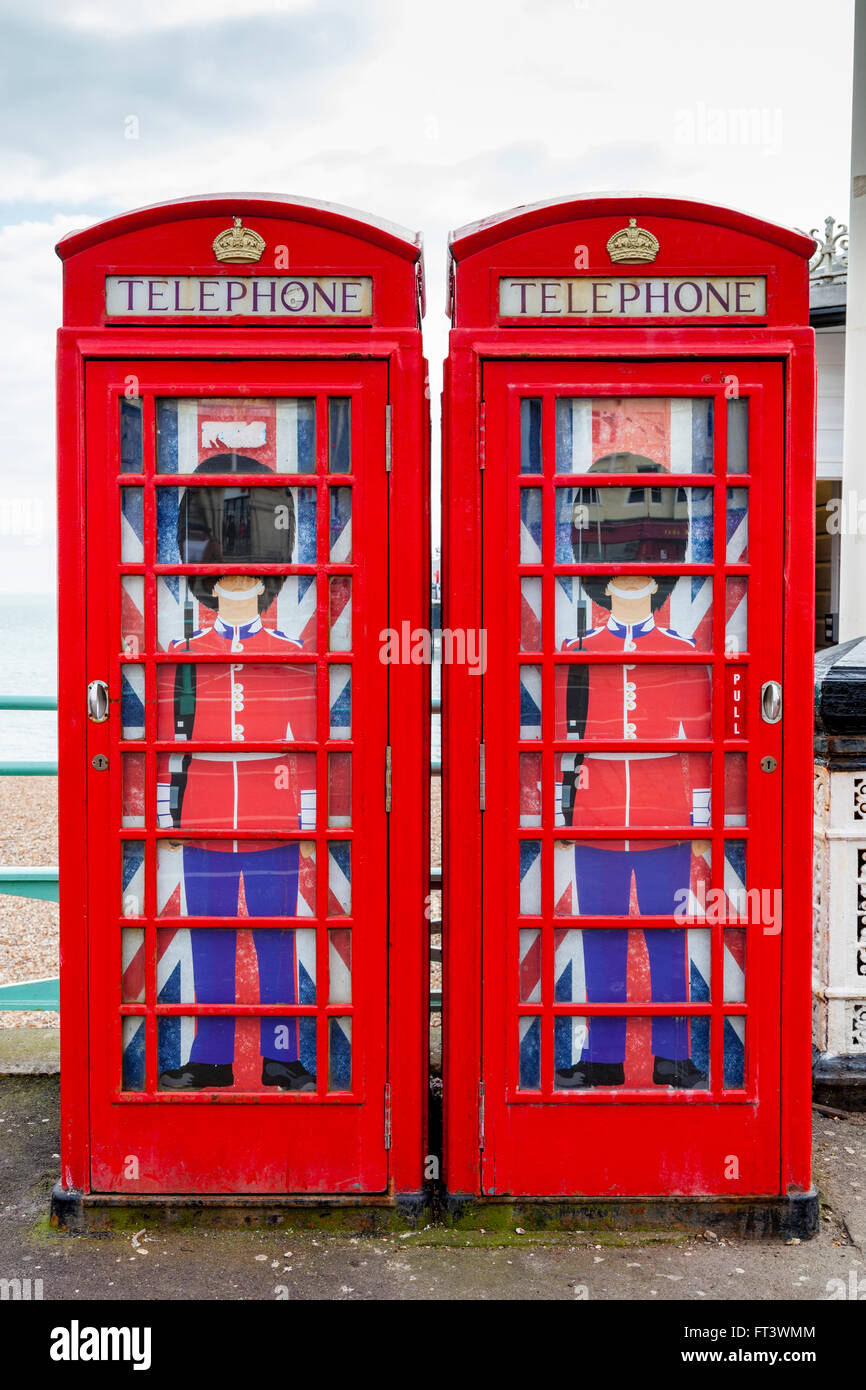 Traditional english telephone boxes hi-res stock photography and images ...