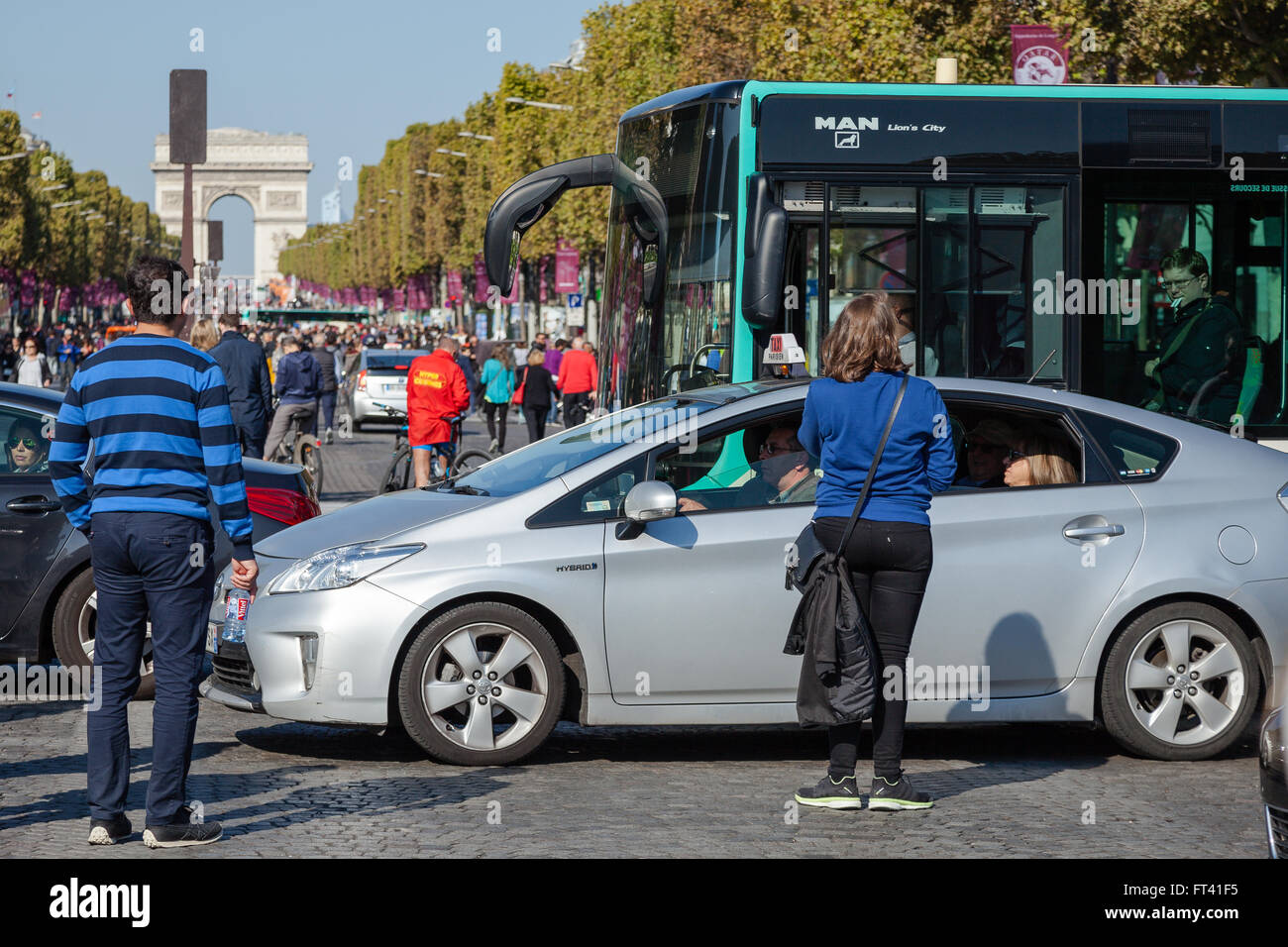 Car free day paris hi-res stock photography and images - Alamy