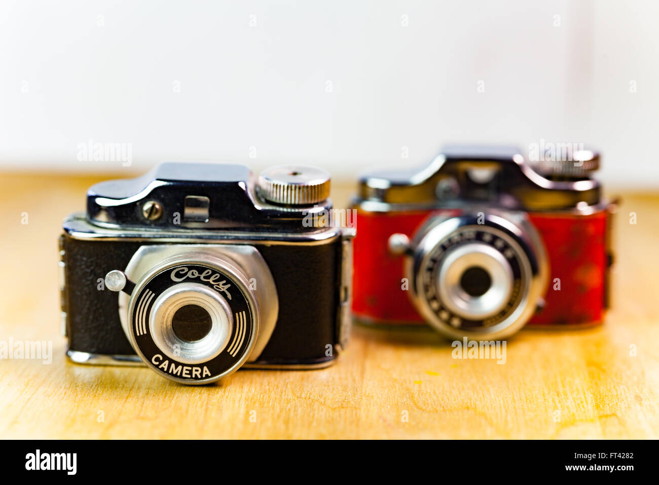 Miniature cameras hi-res stock photography and images - Alamy