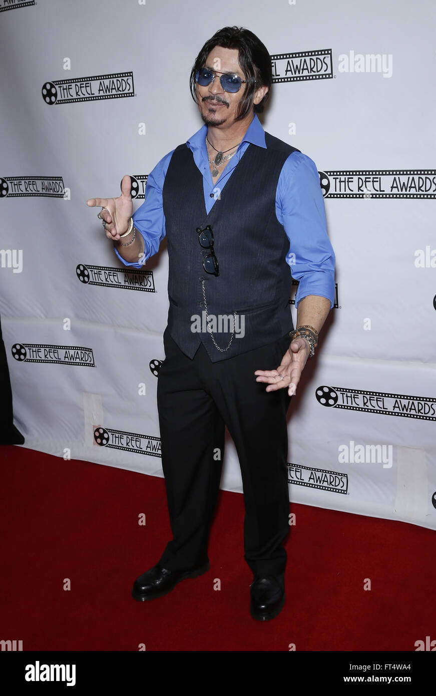 Ronnie rodriguez as johnny depp hi-res stock photography and images - Alamy