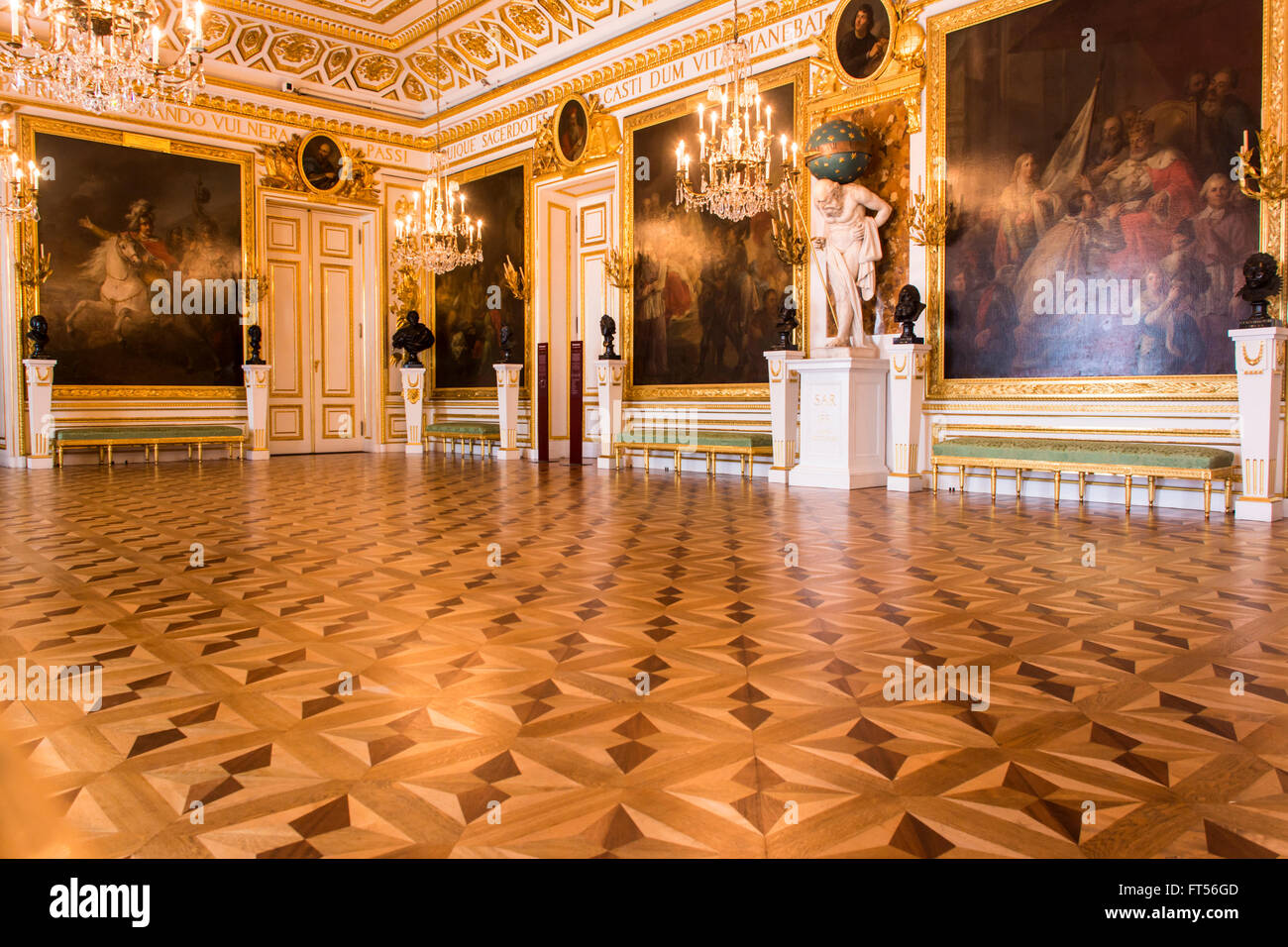 Royal castle warsaw interior hi-res stock photography and images - Alamy