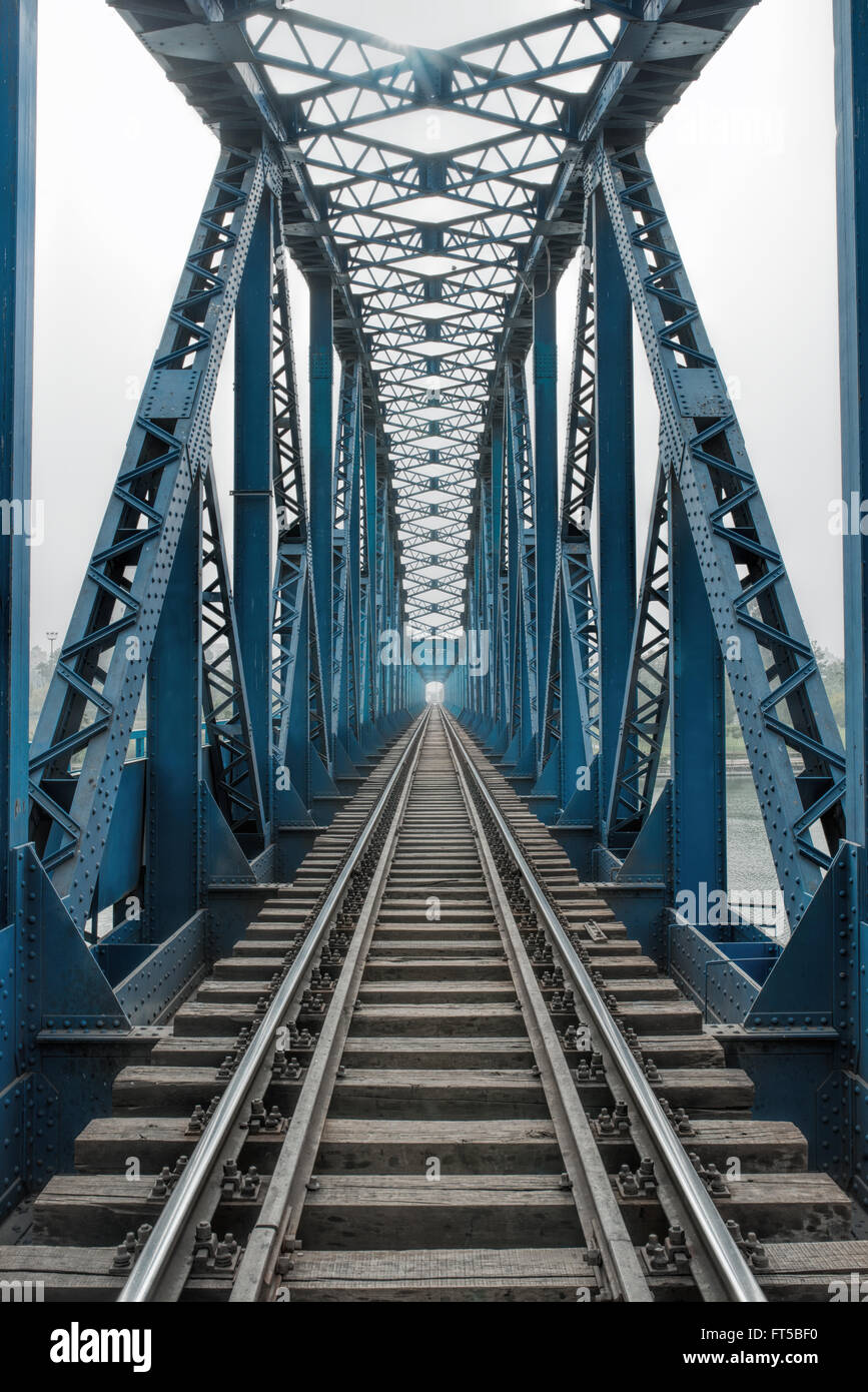 Steel bridge architecture hi-res stock photography and images - Alamy