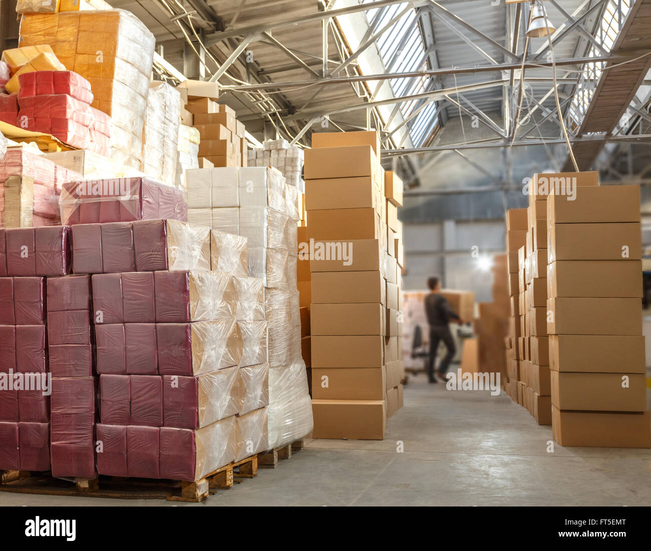 Distribution goods hi-res stock photography and images - Alamy