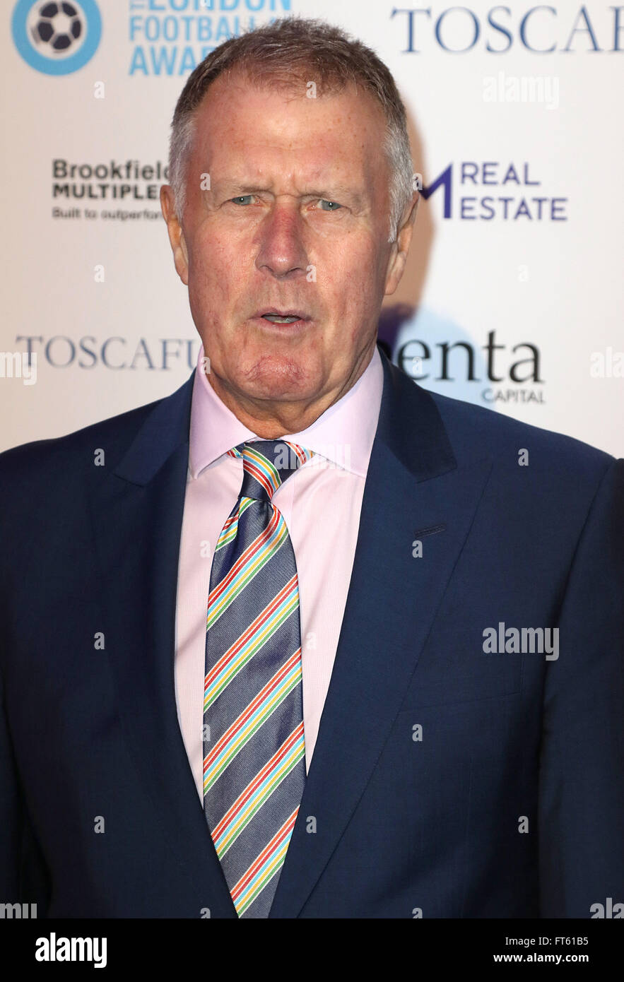 Sir geoff hurst hi-res stock photography and images - Alamy