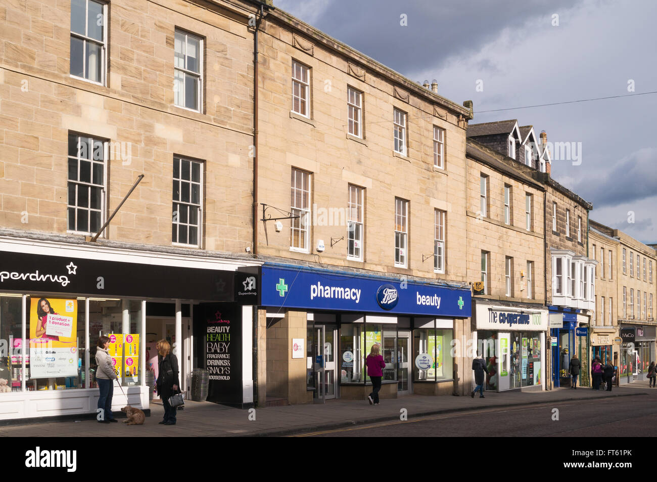 Bondgate Within, Alnwick town centre, Northumberland, England, UK Stock ...