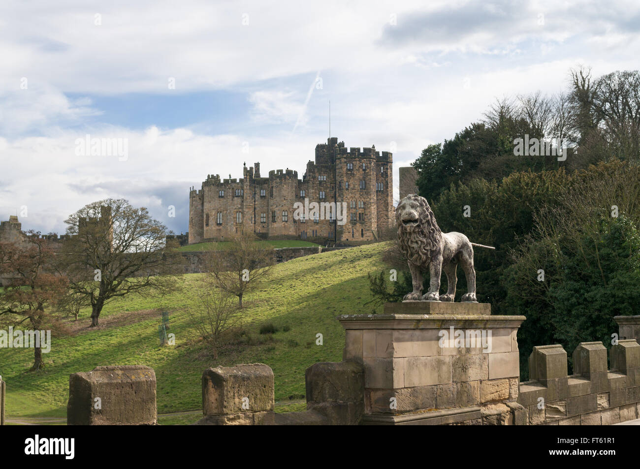 Alnwick castle from the Lion Bridge, Northumberland, England, UK Stock ...