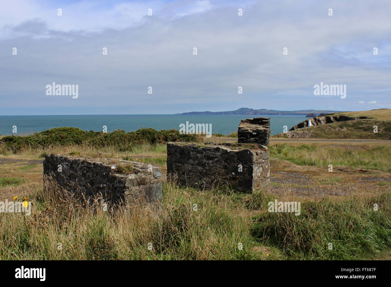 Porthgain slate quarry and derelict buildings Stock Photo - Alamy