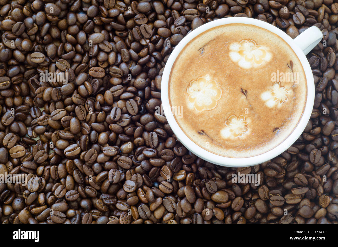 Latte coffee cup art hi-res stock photography and images - Alamy
