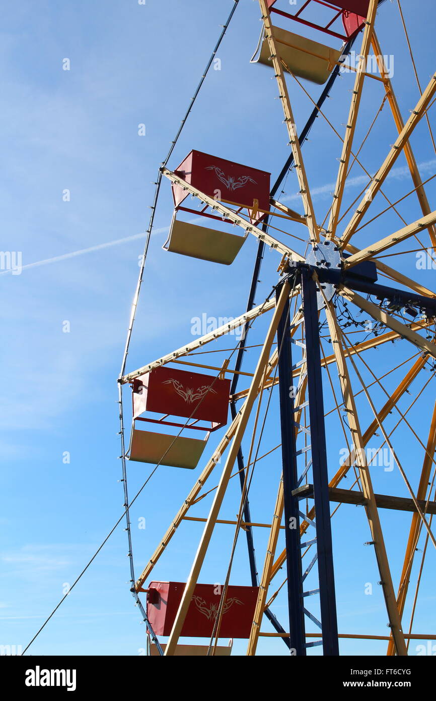 Old ferris wheel hi-res stock photography and images - Alamy