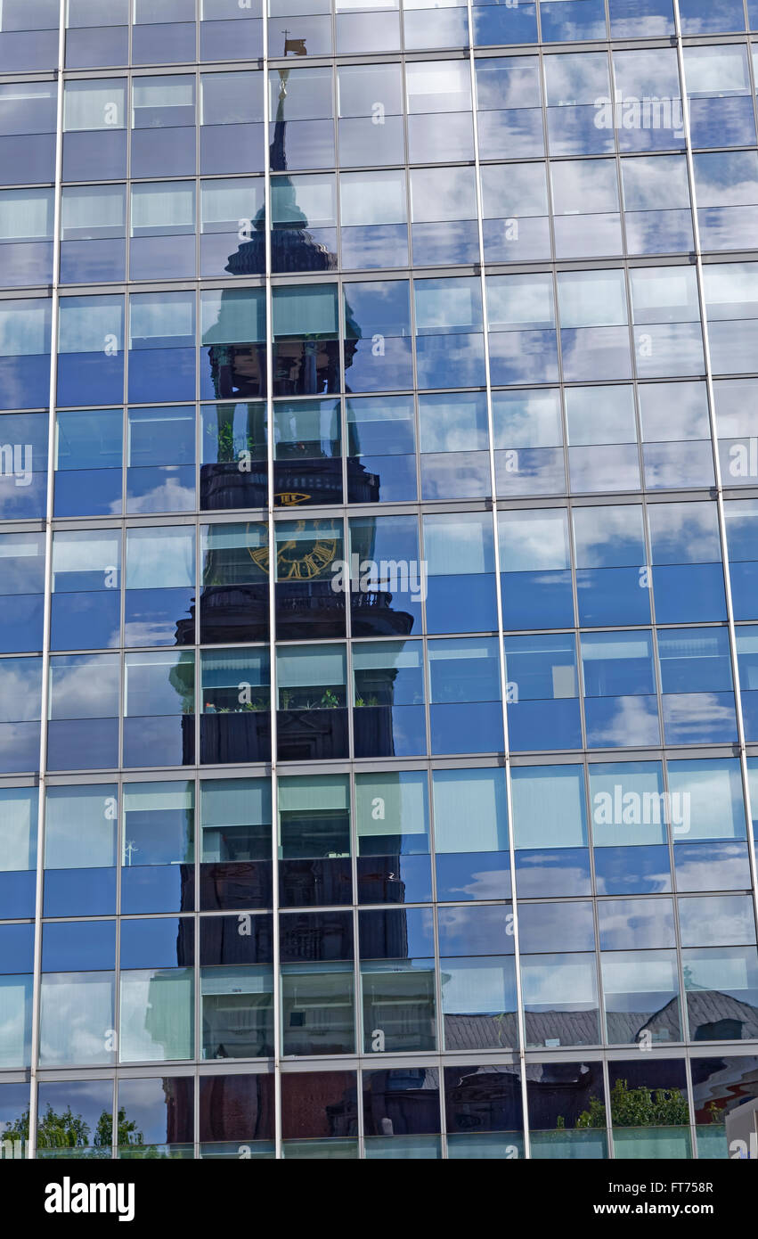 Glasfront hi-res stock photography and images - Alamy