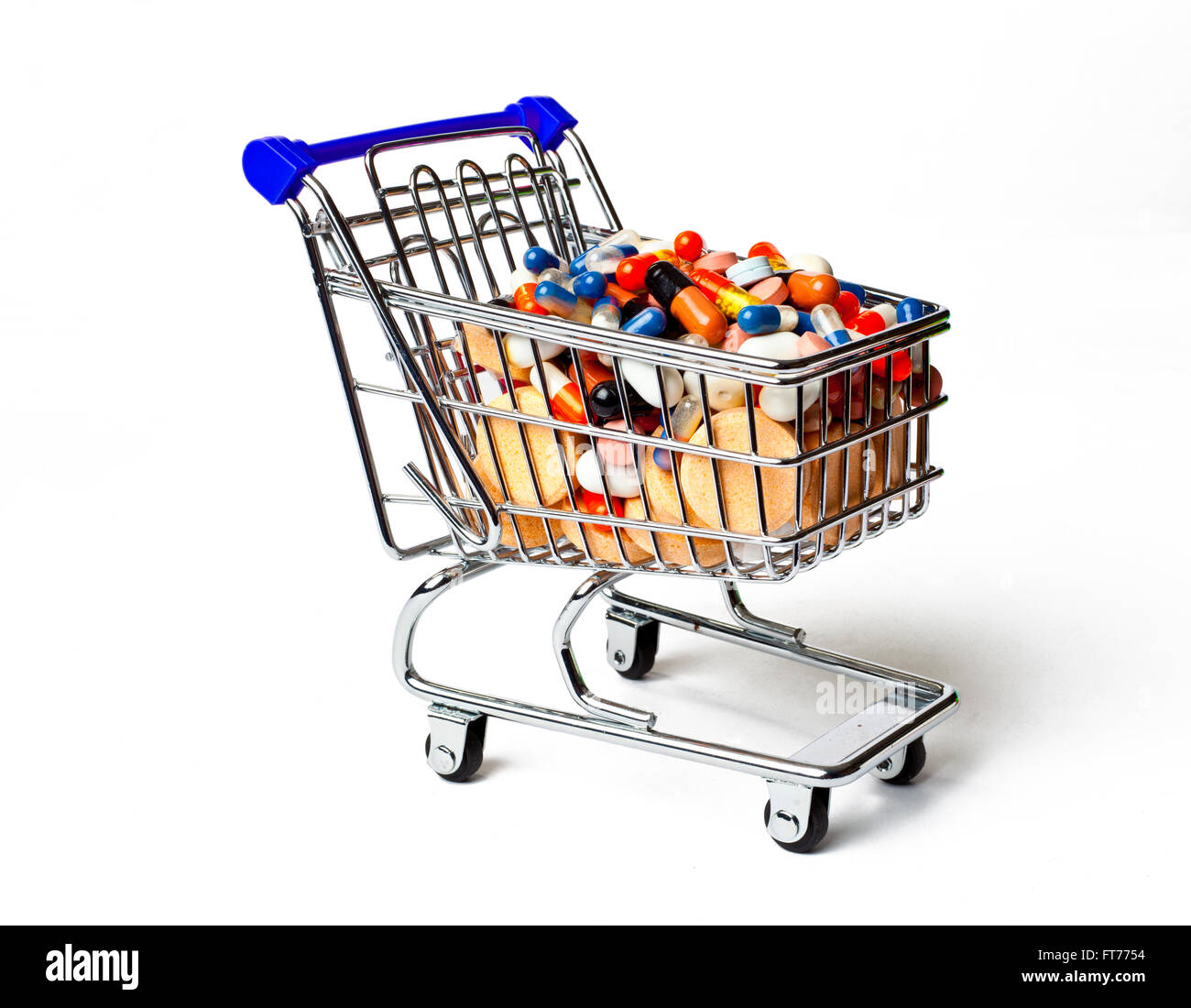 Shopping cart full hi-res stock photography and images - Alamy