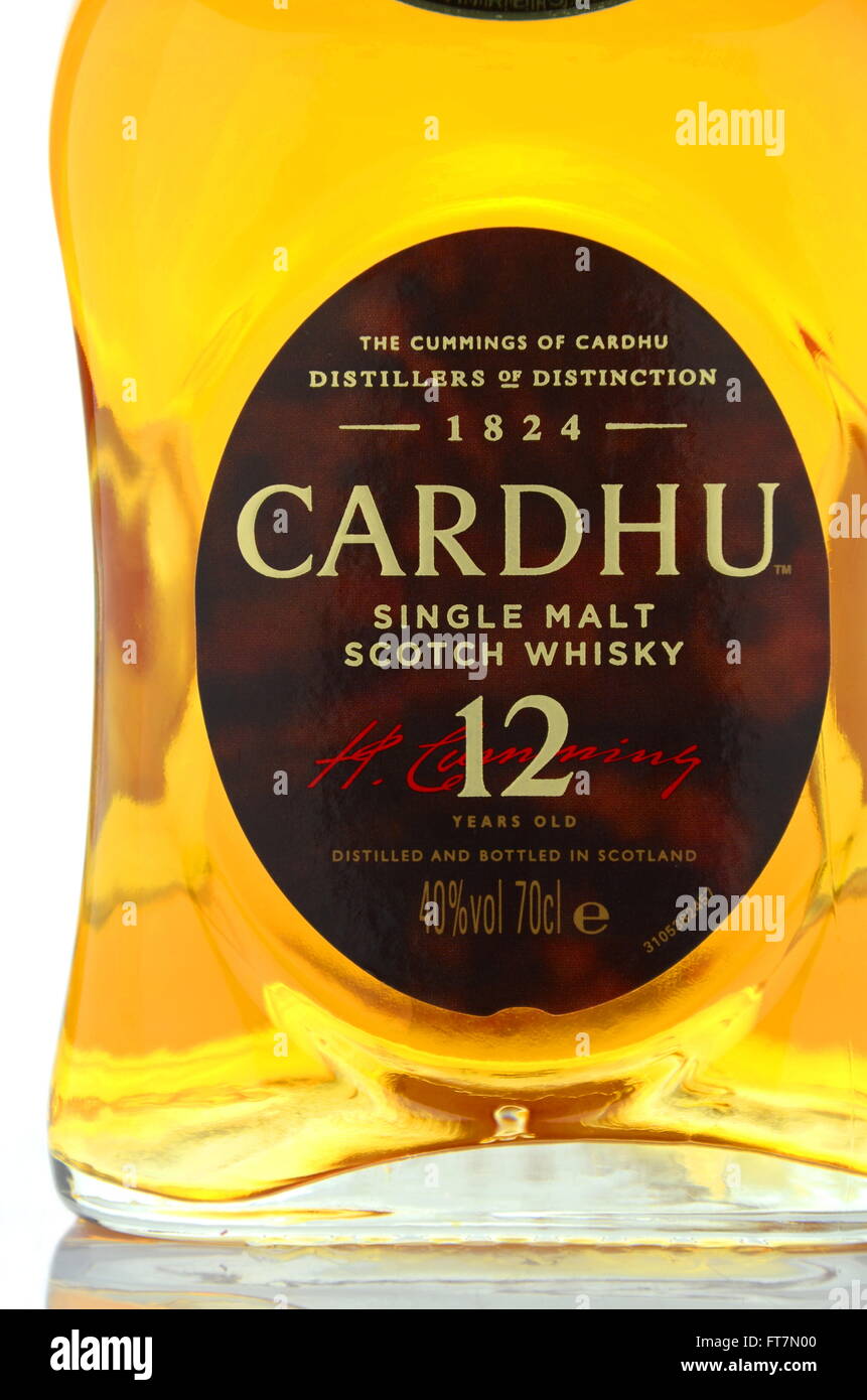 Cardhu whisky isolated on white background Stock Photo - Alamy