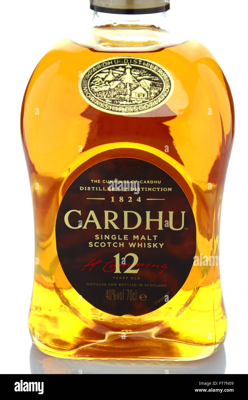Cardhu whisky isolated on white background Stock Photo - Alamy