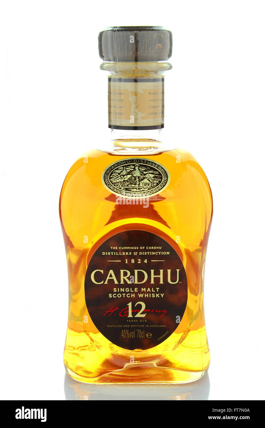 Cardhu whisky isolated on white background Stock Photo - Alamy