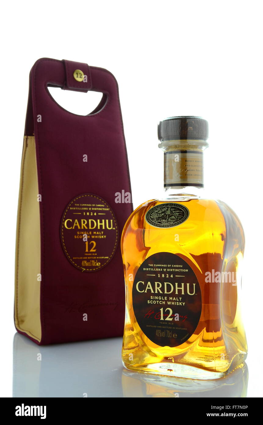 Cardhu whisky isolated on white background Stock Photo - Alamy