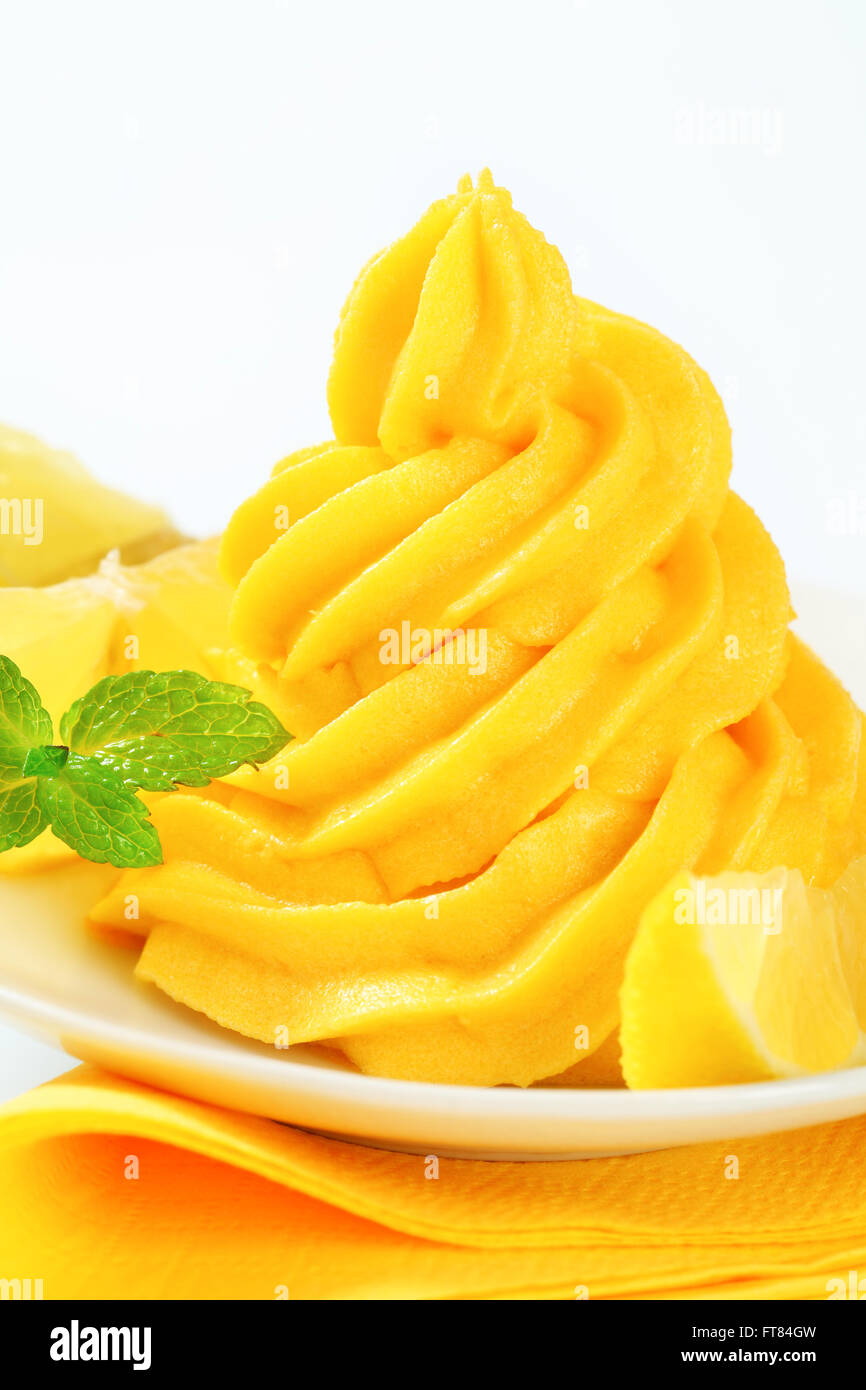Swirl of yellow cream soft serve ice cream hi-res stock photography and ...