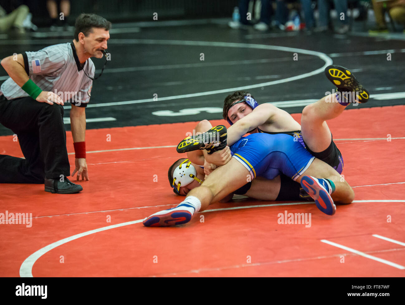Two wrestlers on mat hi-res stock photography and images - Alamy