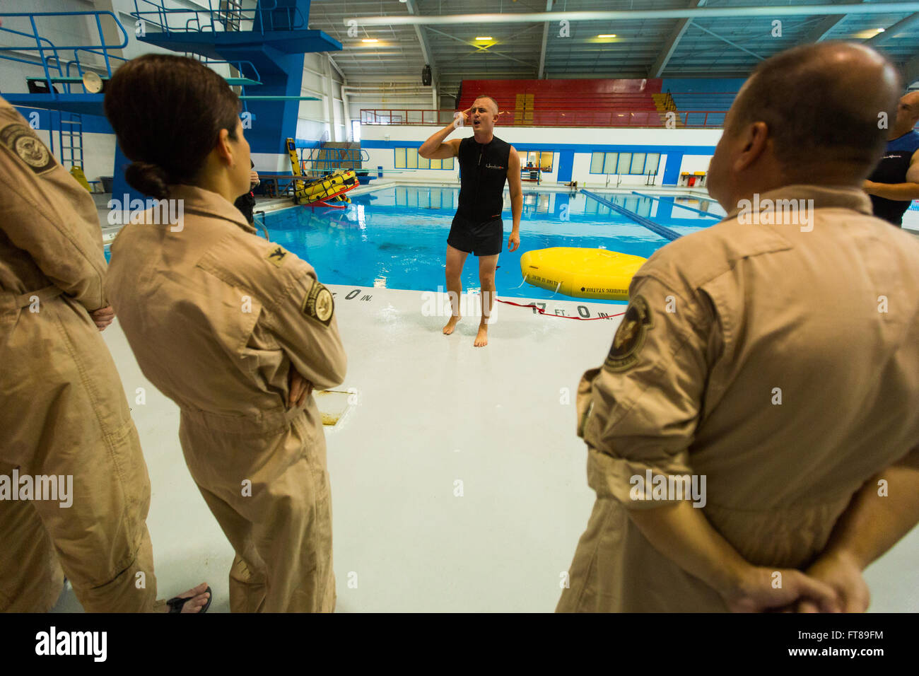 Aviation water survival training hi-res stock photography and images ...