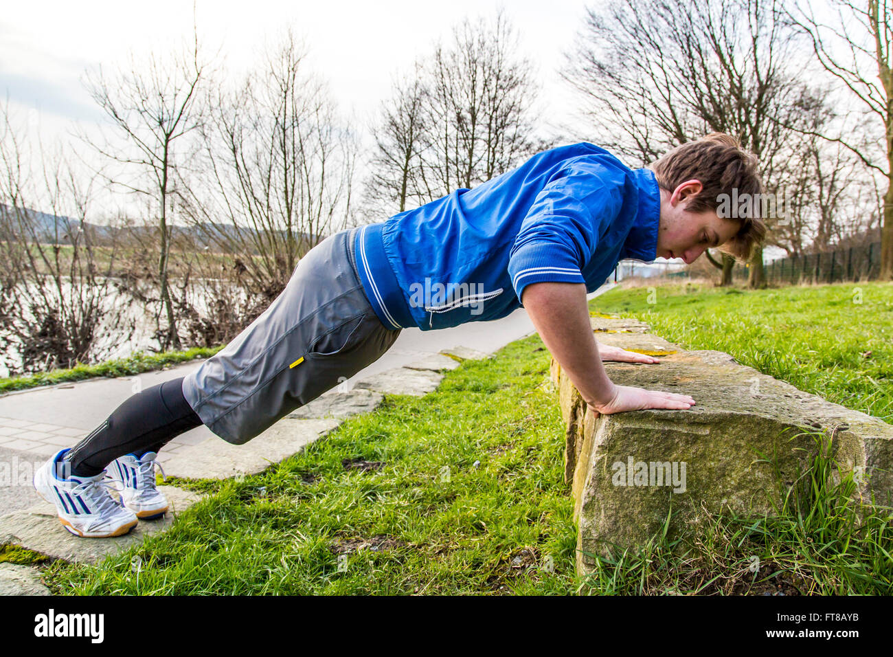 Pushups hi-res stock photography and images - Alamy