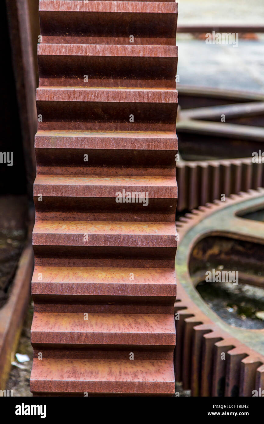 Rusty gear, cogwheel, gearwheel Stock Photo - Alamy