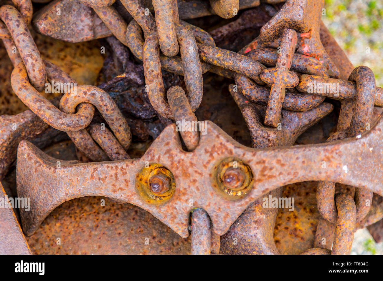 rusty metal chain Stock Photo - Alamy