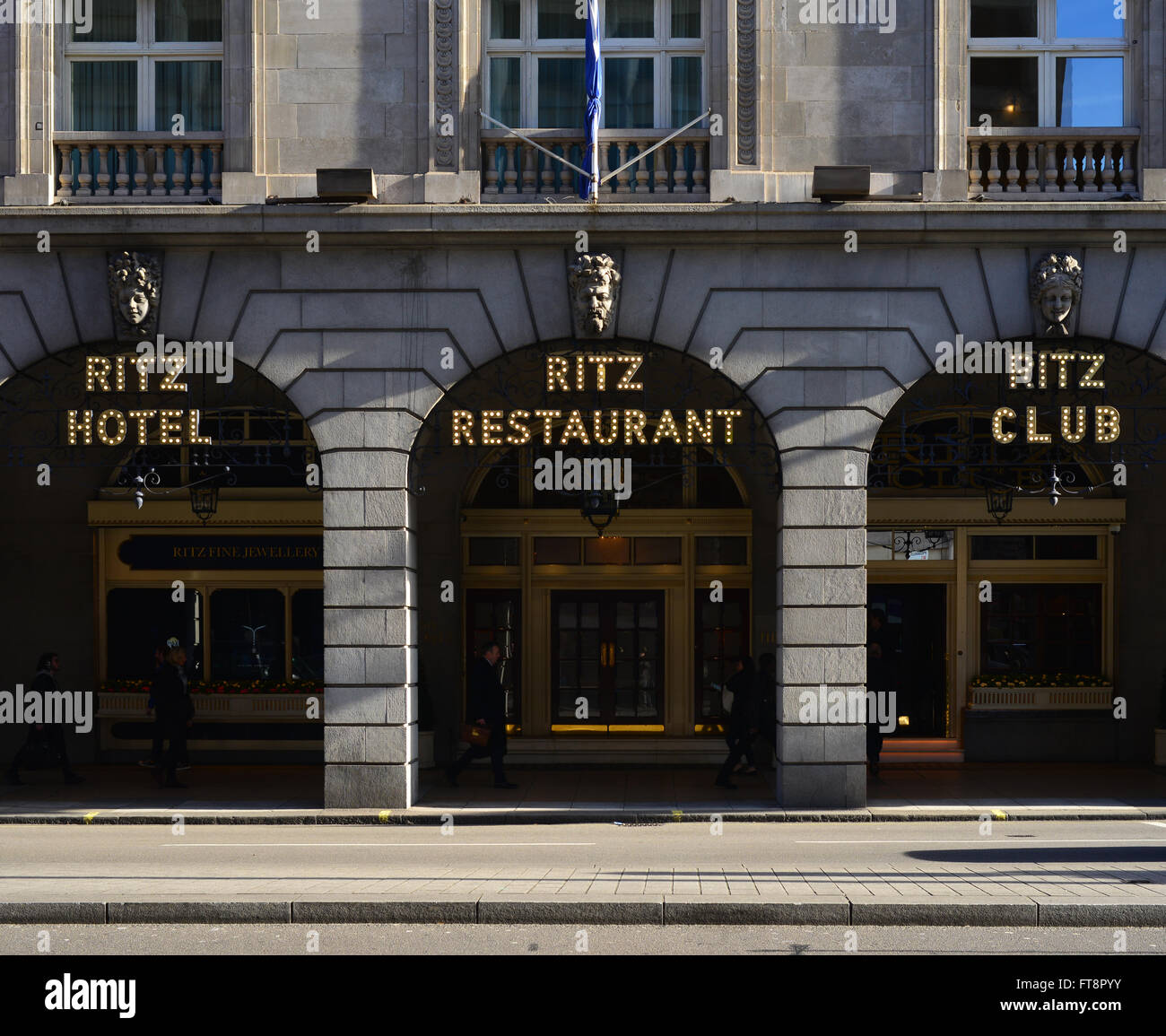 London, Piccadilly, The Ritz Stock Photo - Alamy