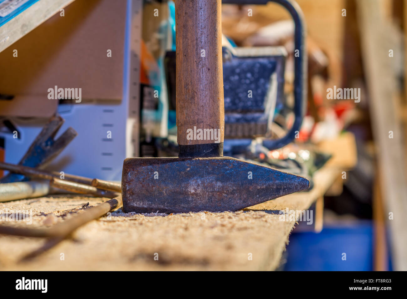 Big hammer on a workshop shelve Stock Photo - Alamy