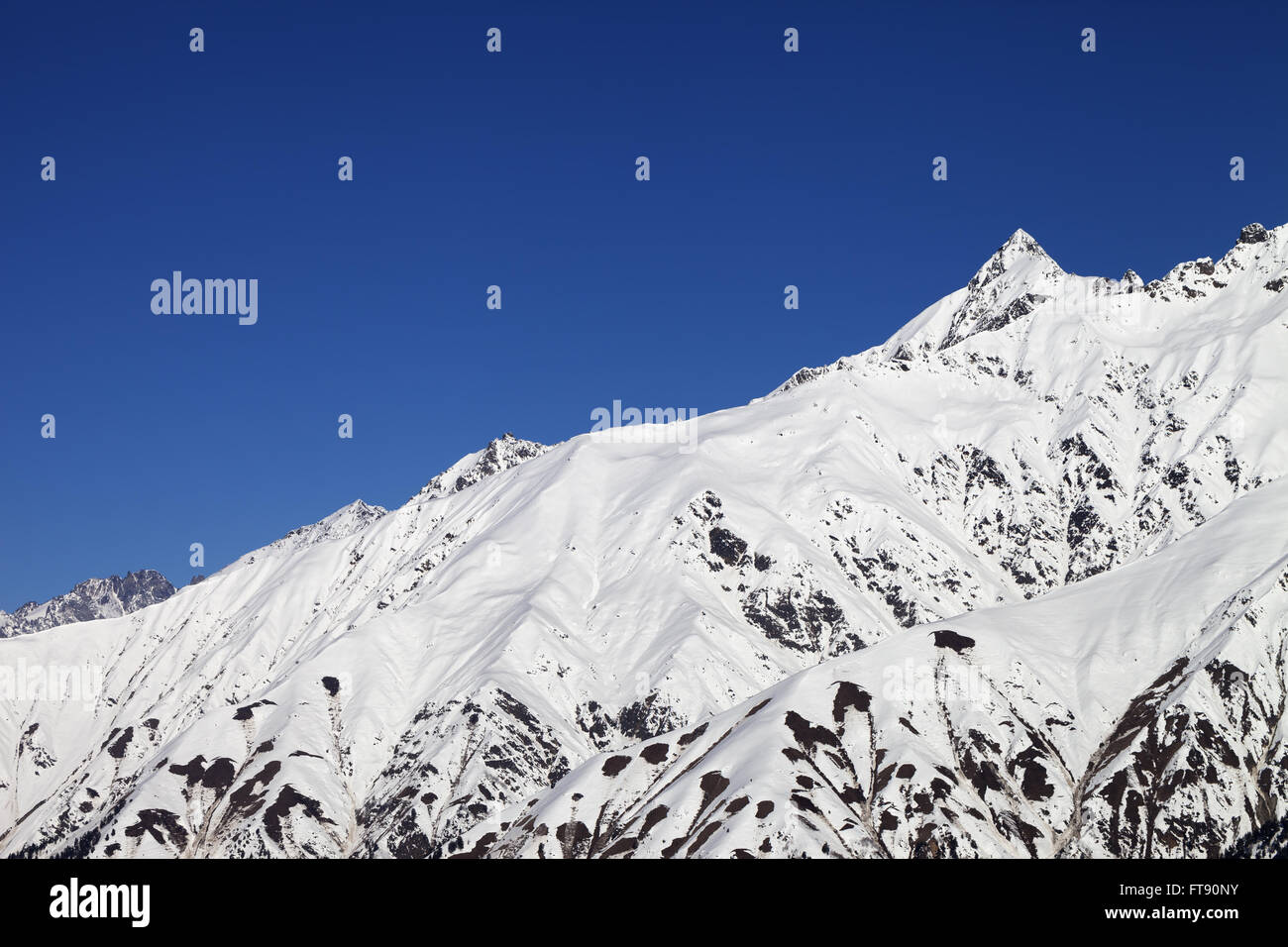 Clear sky with mountains hi-res stock photography and images - Alamy