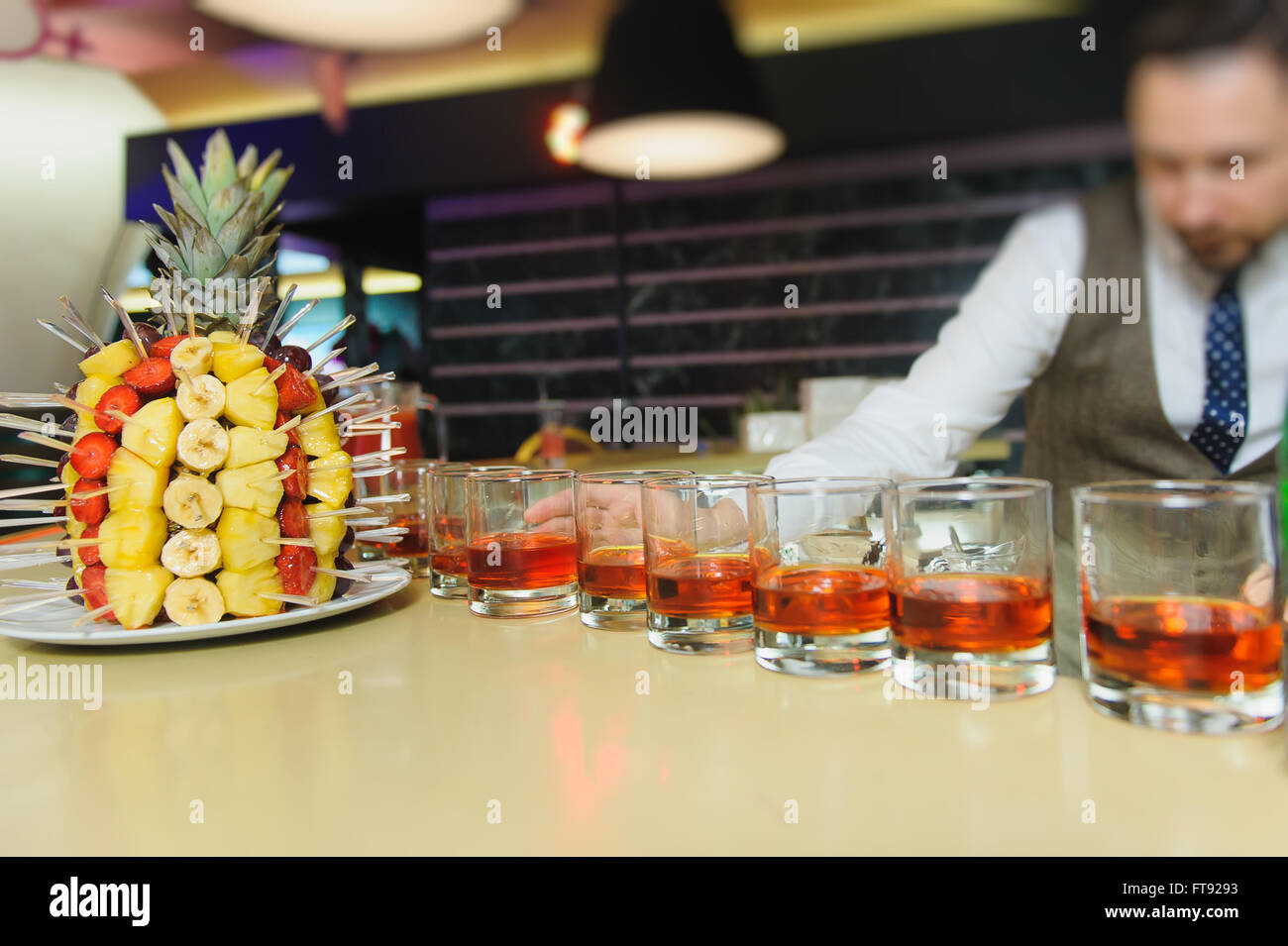 Bartender preparing an alcoholic beverage Stock Photo - Alamy
