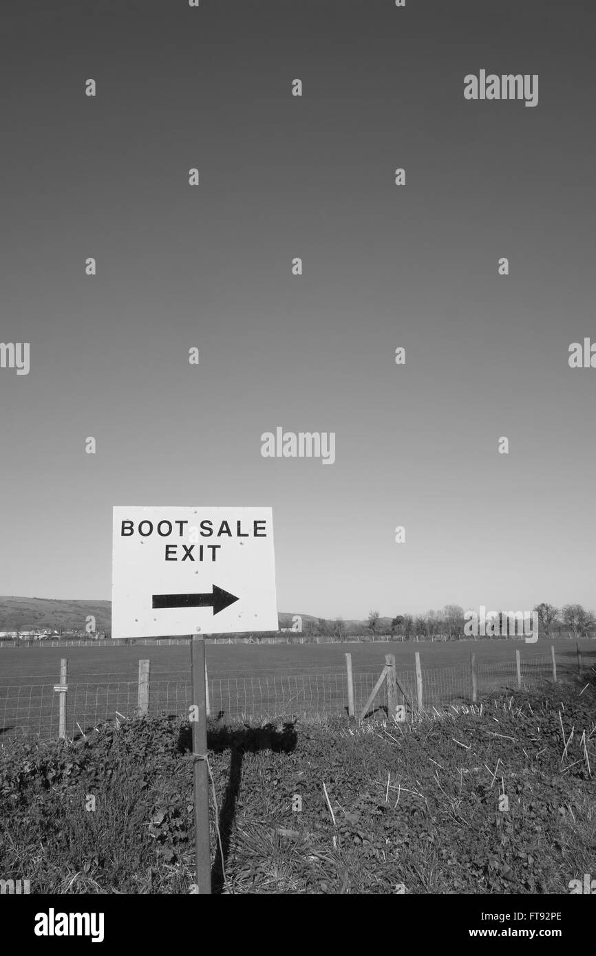 Exit signs hi-res stock photography and images - Alamy