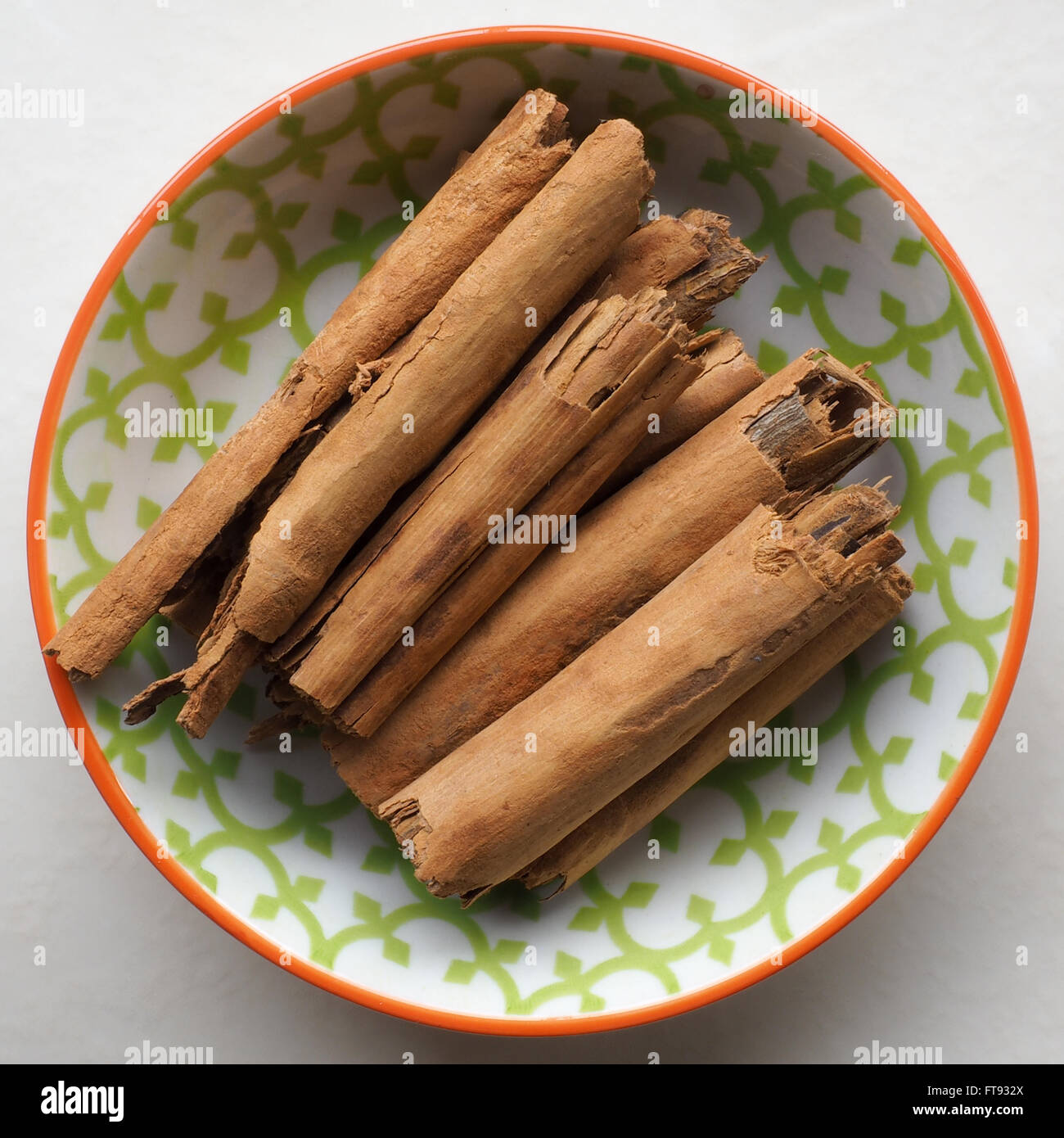 Cinnamon quills hi-res stock photography and images - Alamy