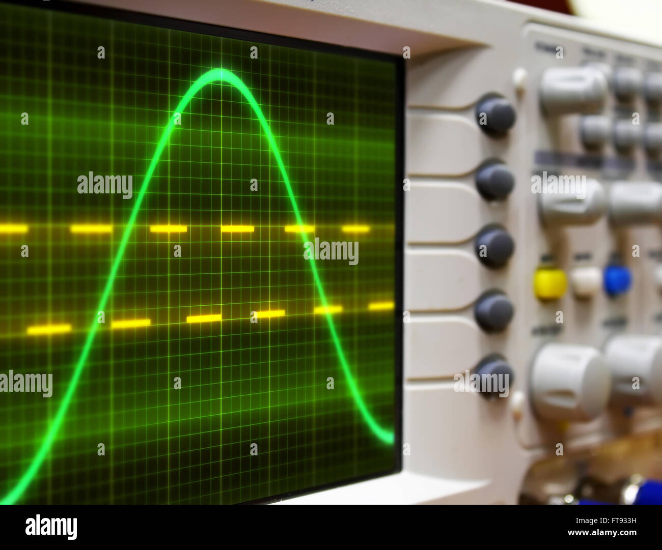 wave on oscilloscope probe arm sinus signal Stock Photo - Alamy