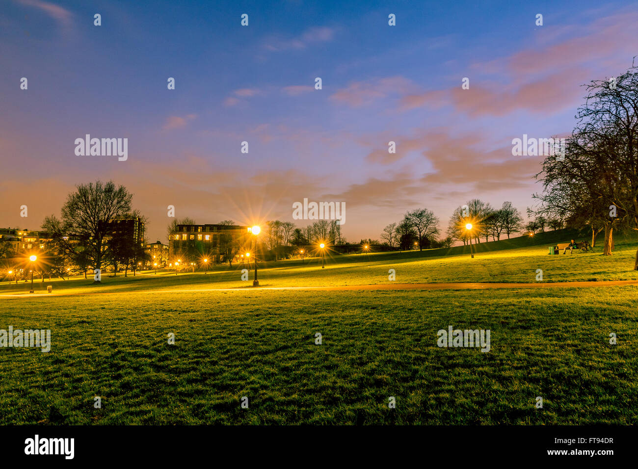 London skyline night bt tower hi-res stock photography and images - Alamy