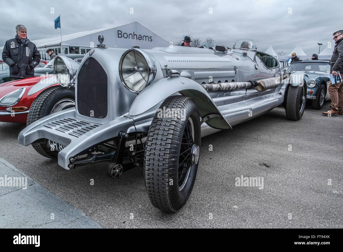 Goodwood classic historic motor racing at the Goodwood Members Meeting ...