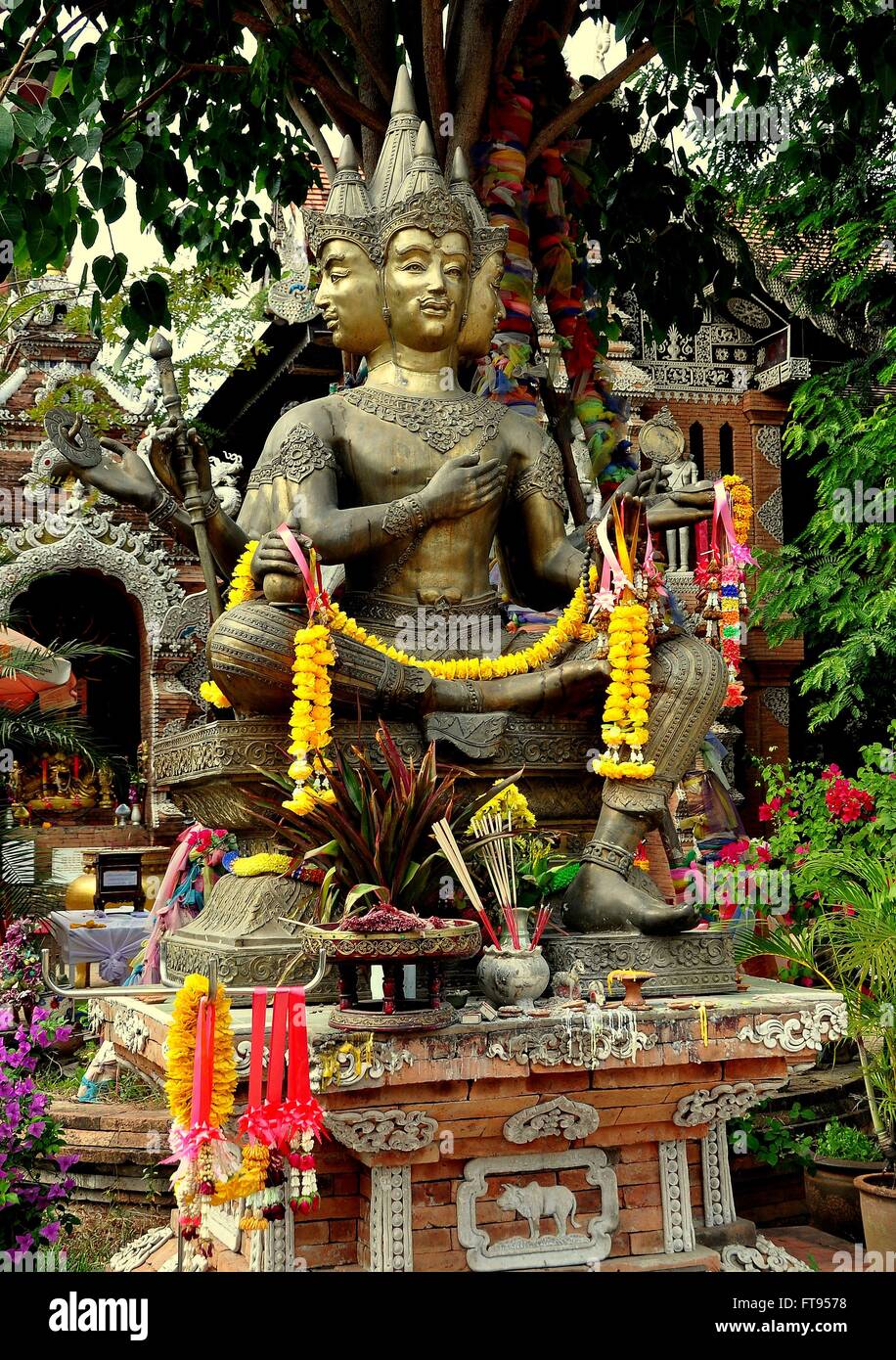 Four headed hi-res stock photography and images - Alamy