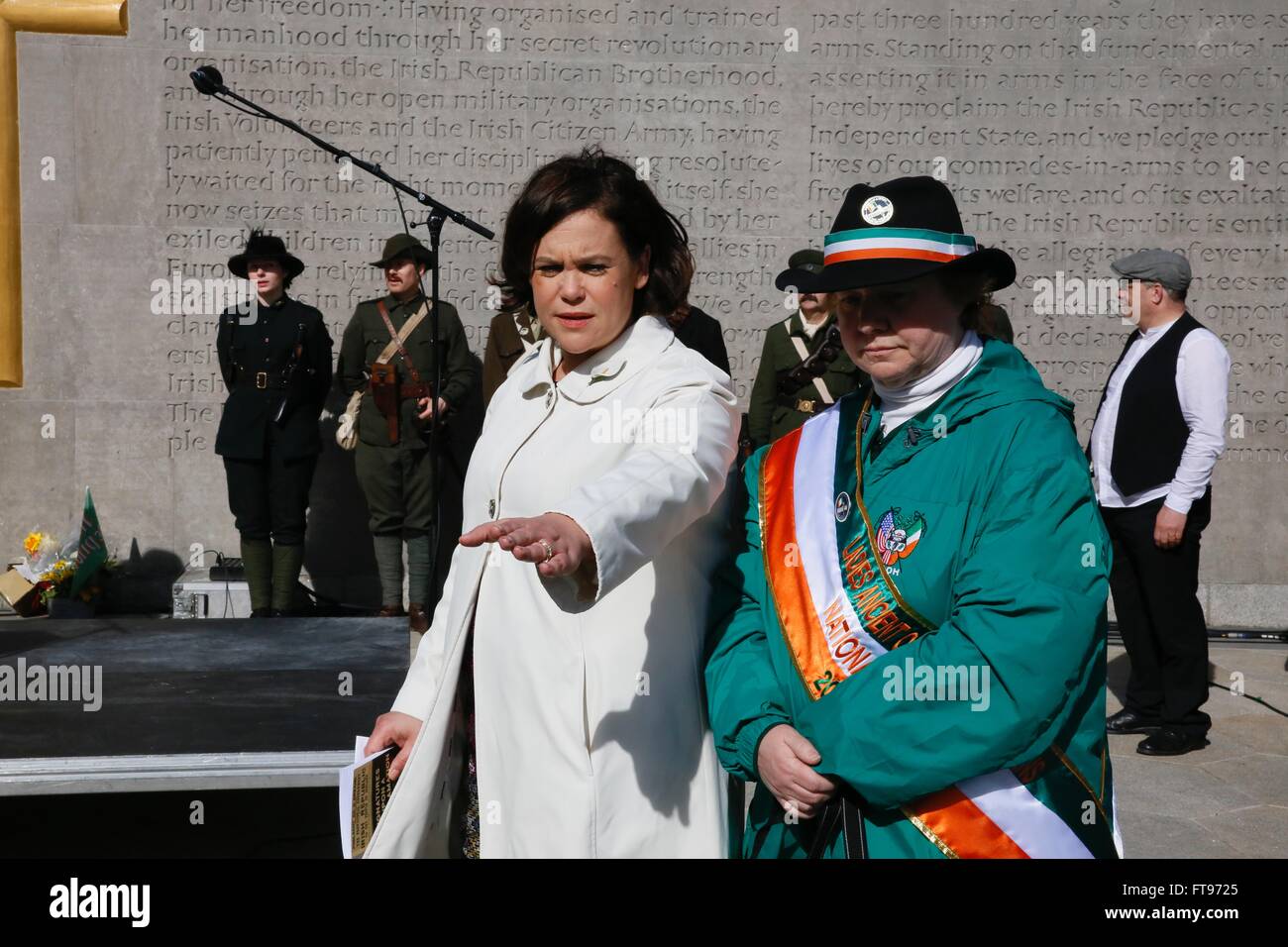 Mary lou mcdonald gerry adams hi-res stock photography and images - Alamy