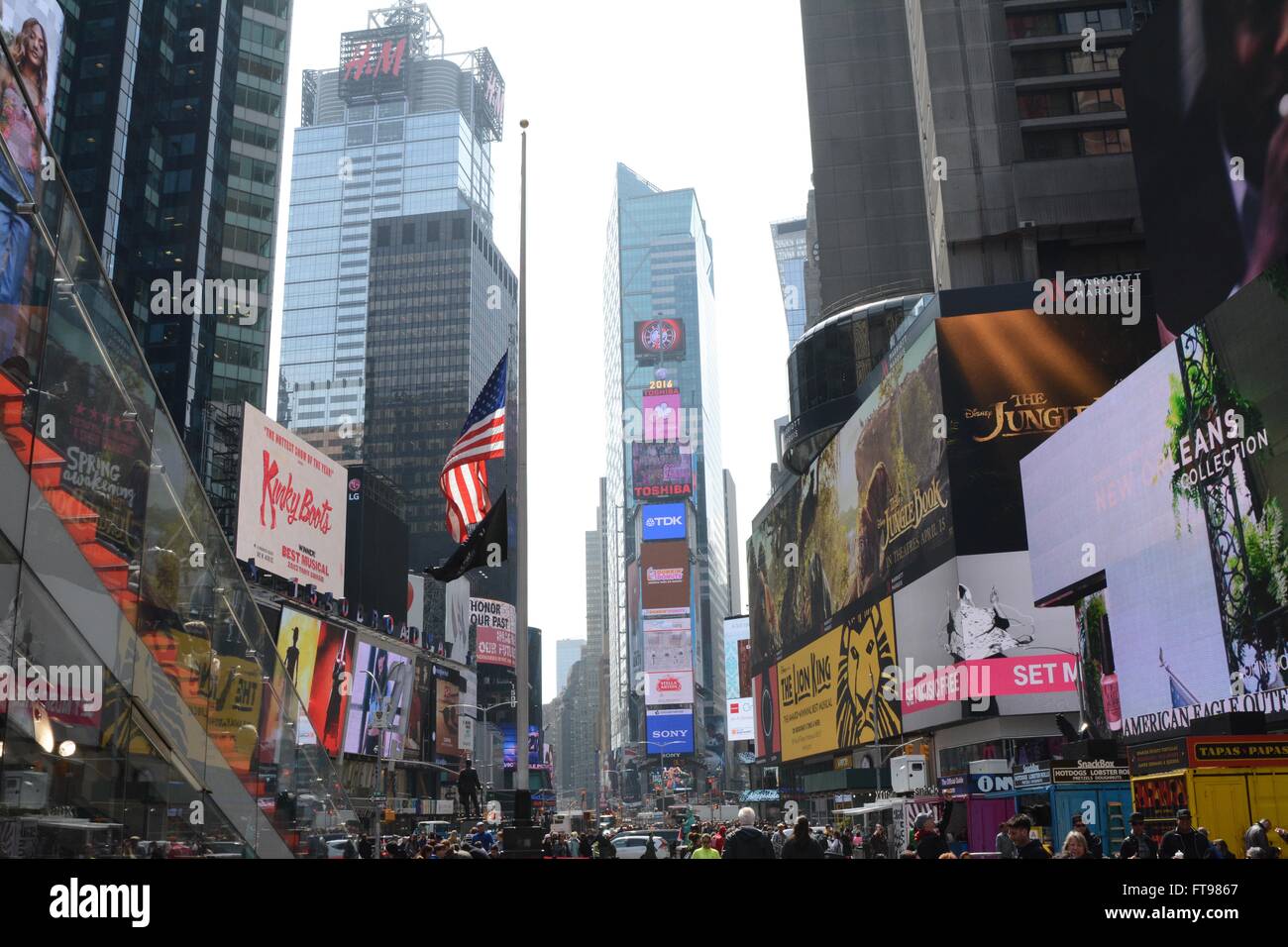 Isis flag city hi-res stock photography and images - Alamy