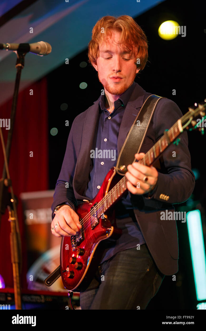 Red butler music hi-res stock photography and images - Alamy