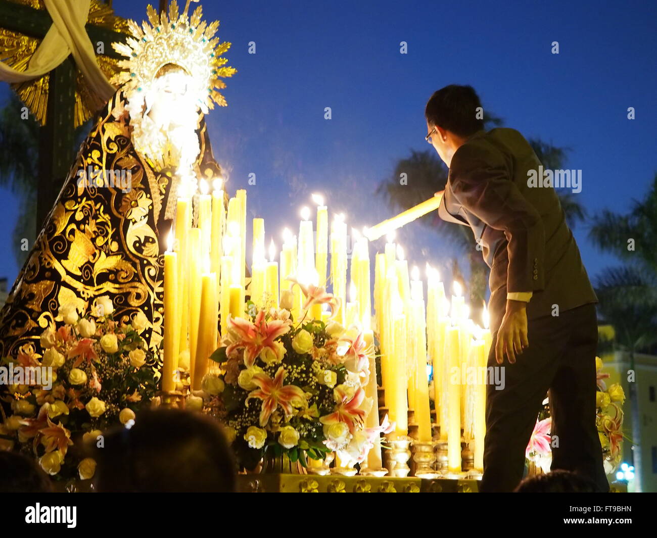 Lima, Peru. 25th Mar, 2016. In the most traditional way and keeping a ...