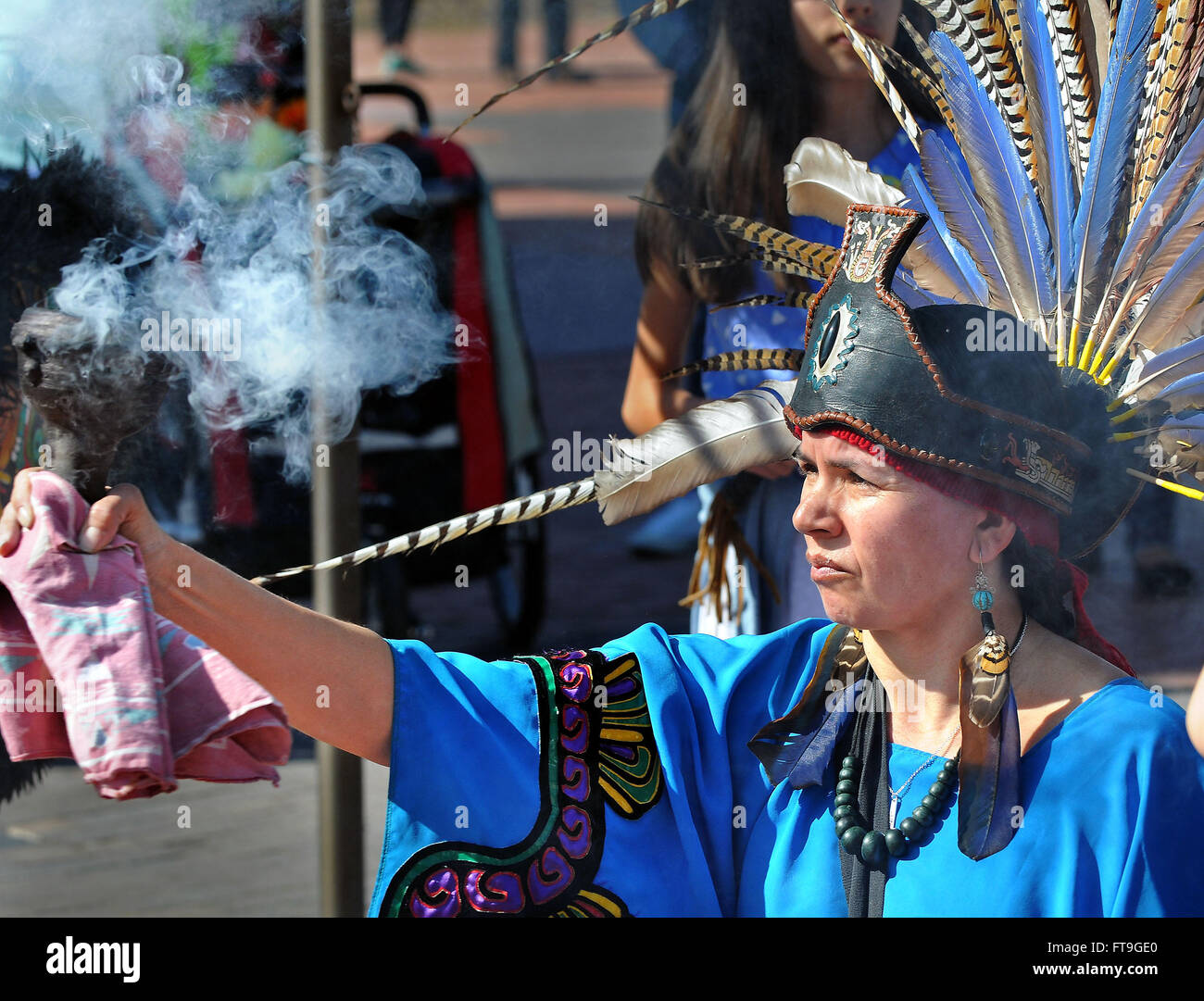 Aztec dancers hi-res stock photography and images - Alamy