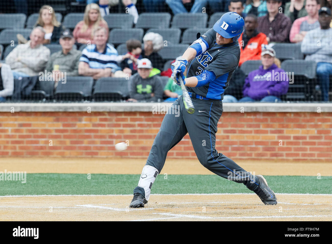 Justin bellinger hi-res stock photography and images - Alamy