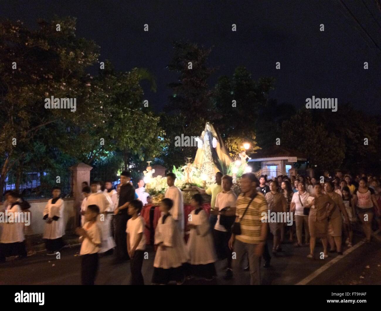 Manila, Philippines. 27th Mar, 2016. Hundreds of Catholic devotees in ...