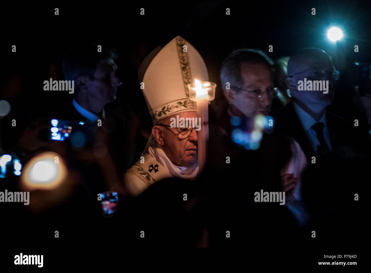 Vatican City, Vatican. 26th Mar, 2016. Pope Francis holds the Paschal ...