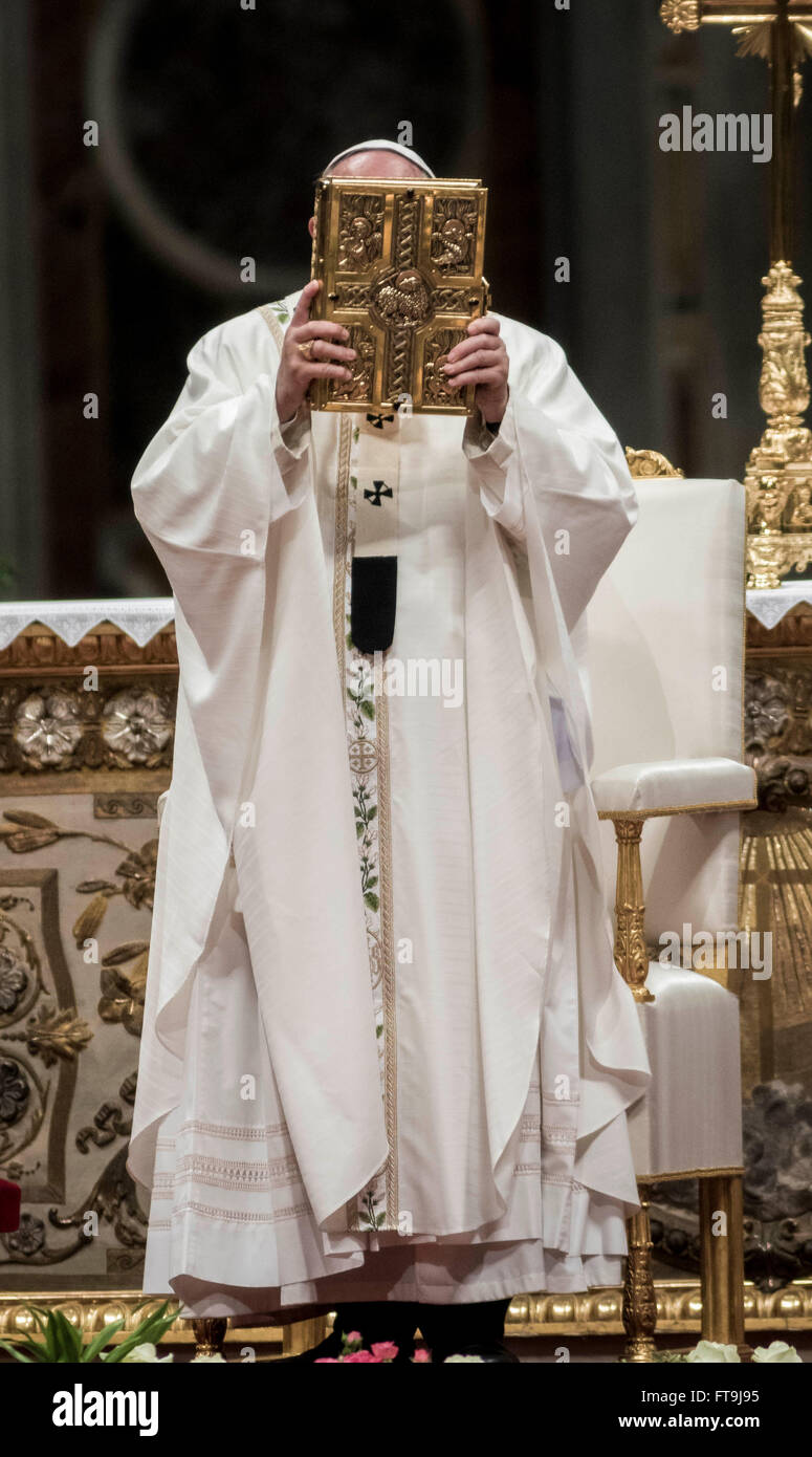 Book of gospels pope francis hi-res stock photography and images - Alamy