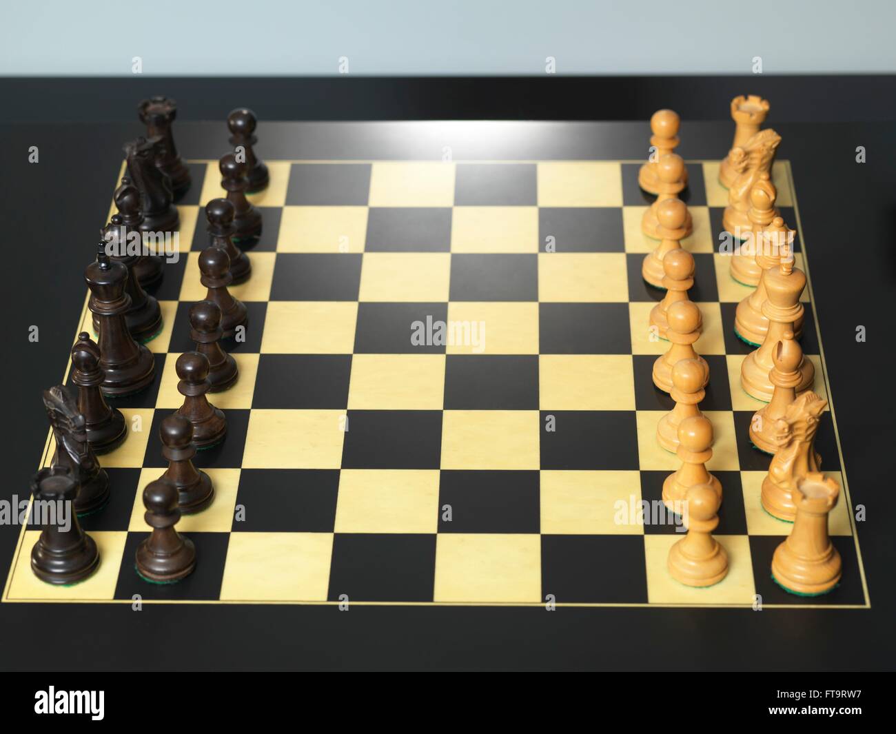 Chess pieces individual hi-res stock photography and images - Alamy
