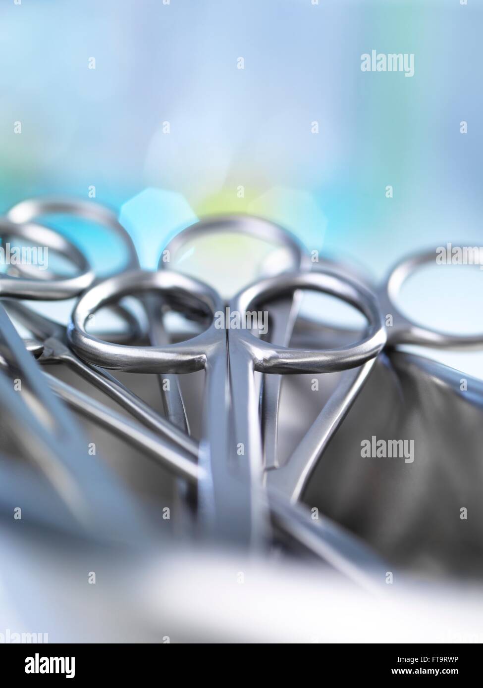 Surgical instruments in dish hi-res stock photography and images - Alamy