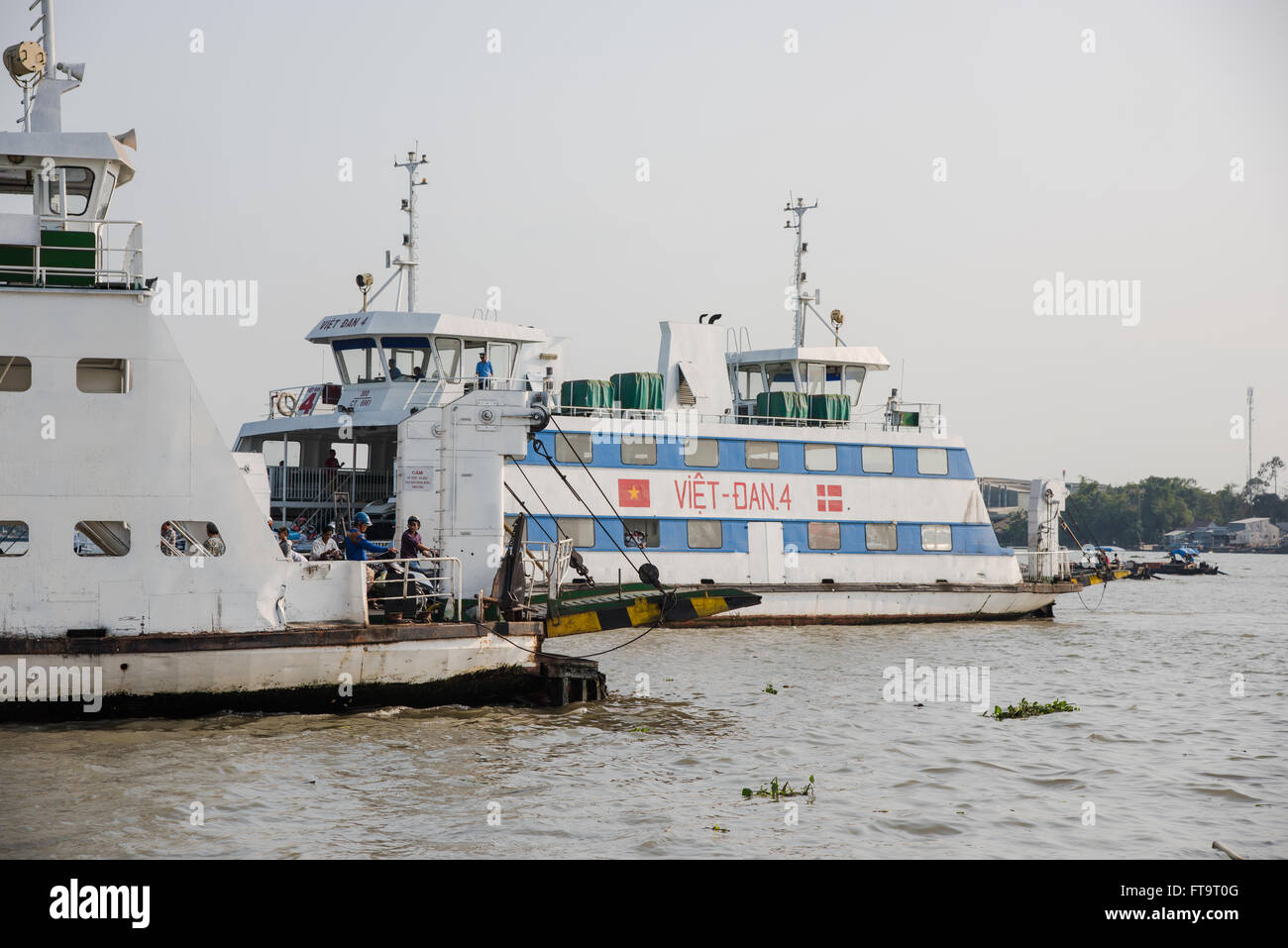 Vietnamese crossing river hi-res stock photography and images - Alamy