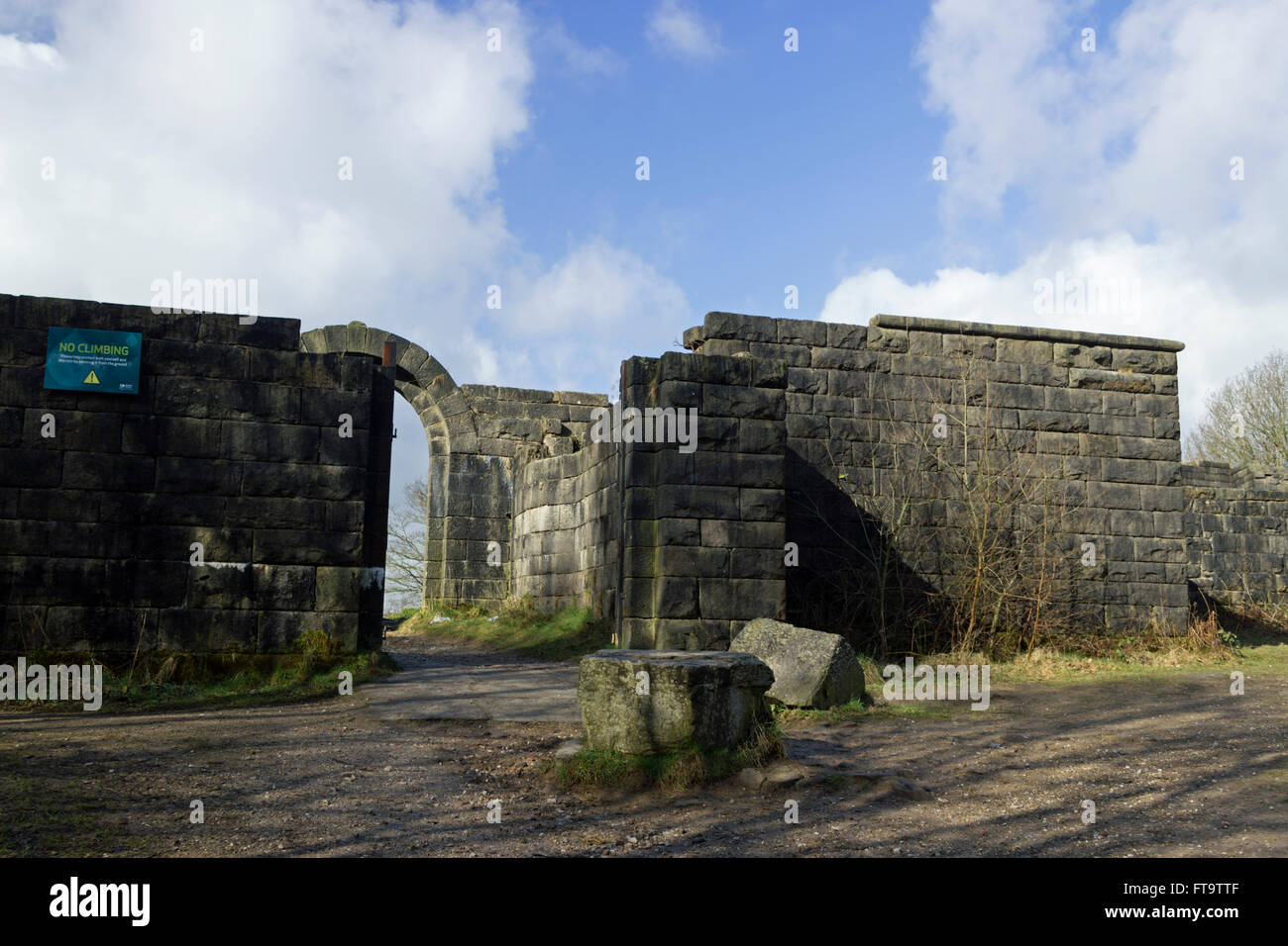 Liverpool castle hi-res stock photography and images - Alamy